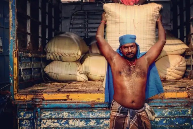 Do Men Wear Hats in India? - Chai Nomad