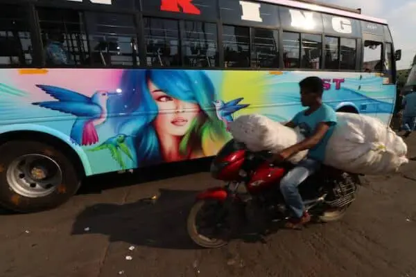 Indian Bus Travel Guide: The Ultimate Tips for First-Timers - Chai Nomad
